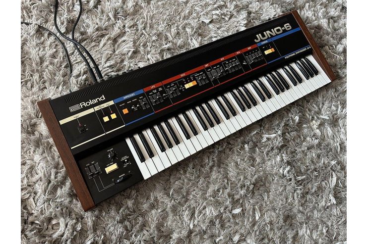 Roland Juno 6 Analog Polyphonic Synthesizer in Wien auf Kleinanzeigen.at
